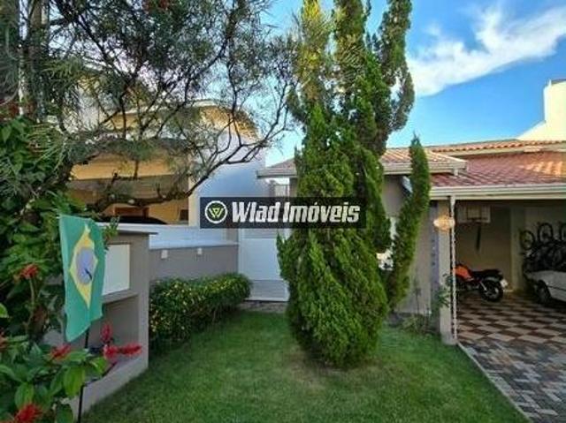 Casa térrea à venda no Condomínio Grape Village em Vinhedo 03 quartos