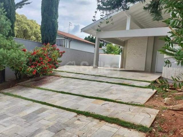 Casa térrea á venda no Condomínio Estância Marambaia, em Vinhedo, interior de São Paulo