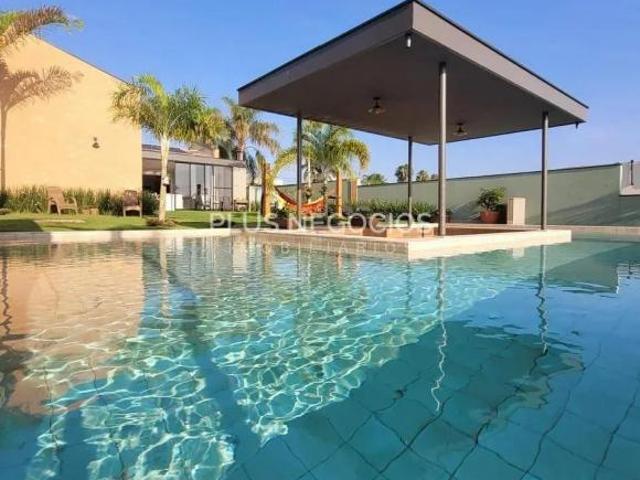 Casa Térrea à Venda no Condomínio Fazenda Imperial em Sorocaba 4 Suítes, Piscina Aquecida e Área Go