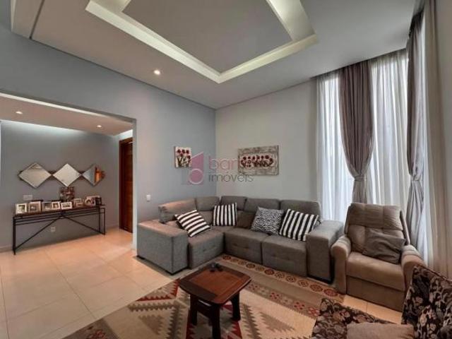 CASA TÉRREA À VENDA NO CONDOMÍNIO HARAS PINDORAMA CABREÚVA/SP