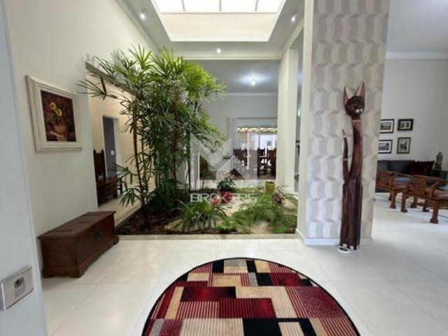 Casa térrea à venda no Condomínio Ipê Velho em Vinhedo/SP