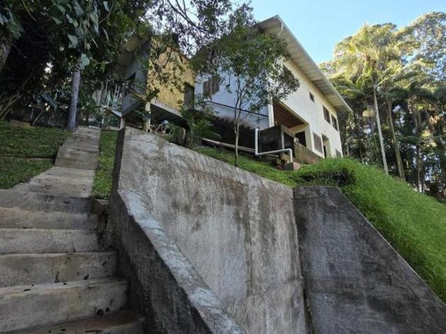 Casa Térrea à Venda no Condomínio Jardim Iolanda 2 Dormitórios, 1.749 m² de Terreno