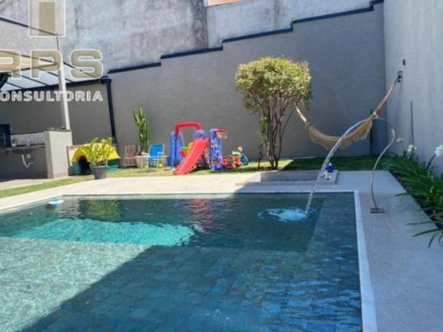 Casa térrea a venda no Condomínio Jardim Shangri la em Atibaia