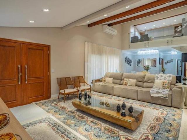 Casa térrea à venda no Condomínio Marambaia em Vinhedo SP