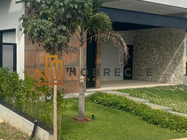 Casa térrea à venda no Condomínio Sapezal Indaiatuba/SP