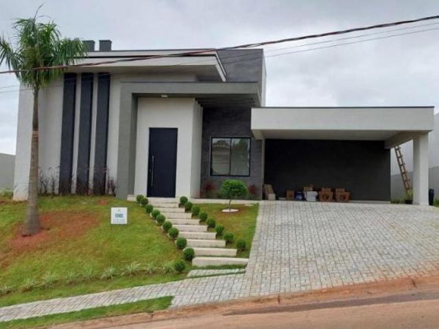 Casa térrea à venda no Condomínio Shambala III em Atibaia com 3 suítes, piscina e terreno de 800 m²