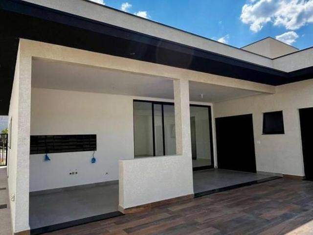 Casa térrea à venda no Condomínio Shamballa III – Atibaia