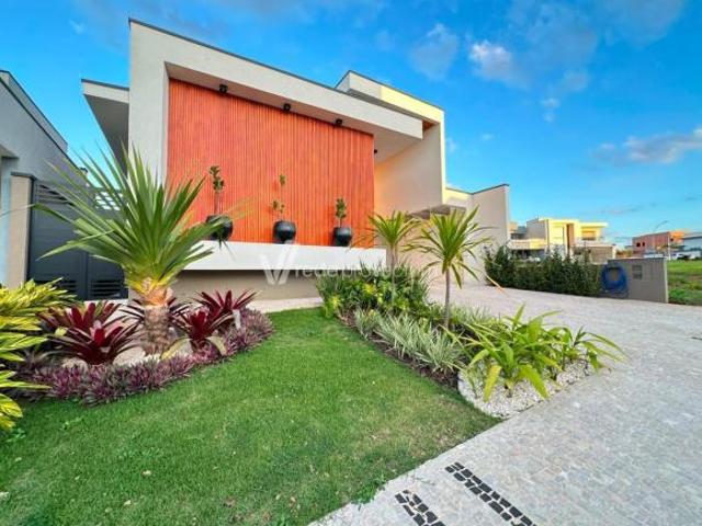 Casa térrea a venda no Condomínio Royal Garden na cidade de Paulinia