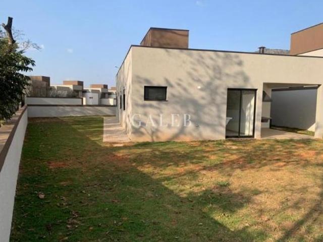 Casa Térrea à Venda no Condomínio Reserva Ybyra | 3 Suítes | Maior Terreno do Condomínio, 438m2