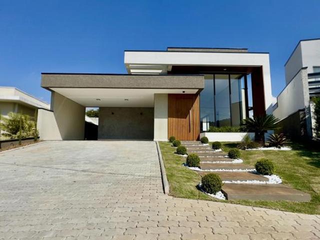 Casa térrea á venda no Condomínio Terras de Atibaia II