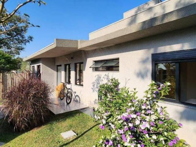Casa térrea à venda no condomínio Vila dos Jacarandás Granja Viana