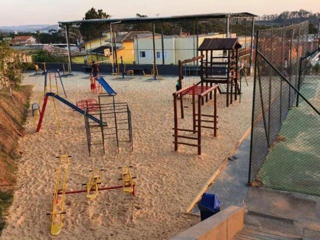 Casa térrea à venda no condomínio Villa Rica