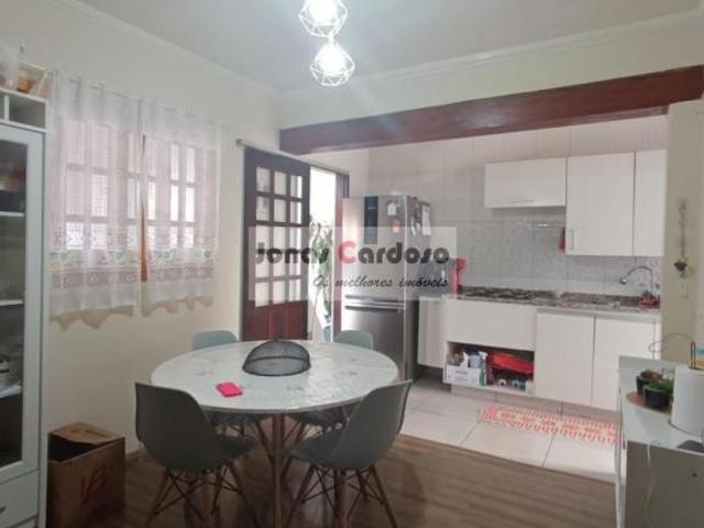 Casa térrea à venda no Conj Res. Nova Bertioga em Mogi das Cruzes. Com 2 Quartos, 3 vagas, quintal