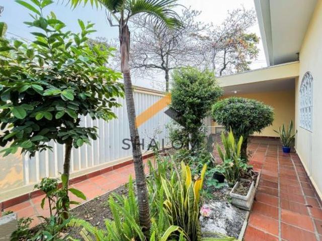 Casa Térrea à Venda no Instituto de Previdência