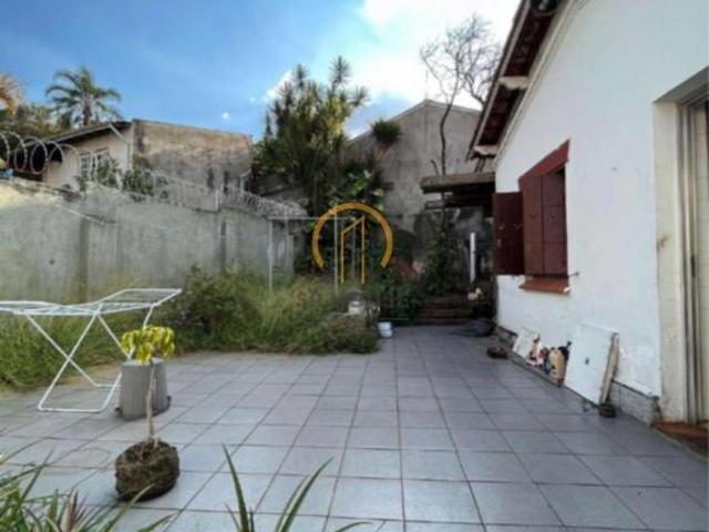 Casa térrea á venda no Jabaquara, 4 quartos sendo 1 suíte, 8 vagas, 550m²
