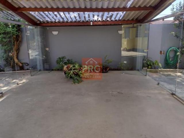 Casa Térrea à Venda no Jardim Alvorada: Espaçosa, Confortável e com 4 Vagas de Garagem!