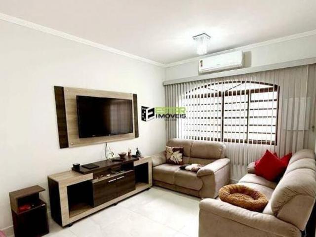 Casa térrea a venda no Jardim do Lago próximo a Faria Lima!