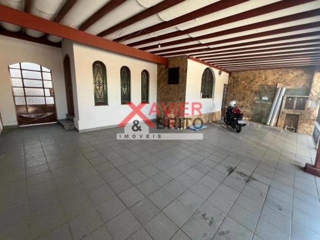 Casa Térrea à venda no Jardim Eliane, 3 Quartos, 4 Vagas e Salão de Festas, 10x25