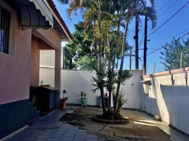 Casa Térrea à Venda no Jardim Sontag em Salto SP – 3 Quartos, Quintal Amplo, Churrasqueira e Pomar
