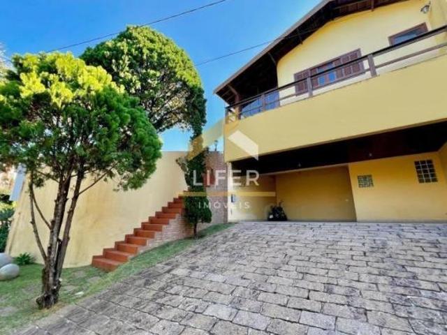 Casa Térrea à Venda no Jd Botânico Sousas com 4 Suítes, Vista Permanente e Pisc