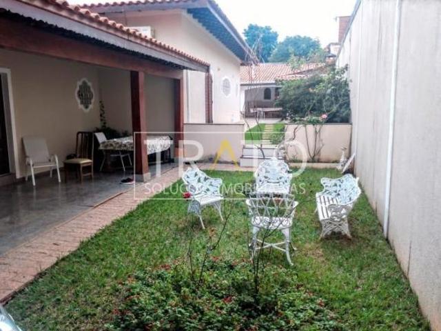 Casa térrea à venda no Parque Taquaral