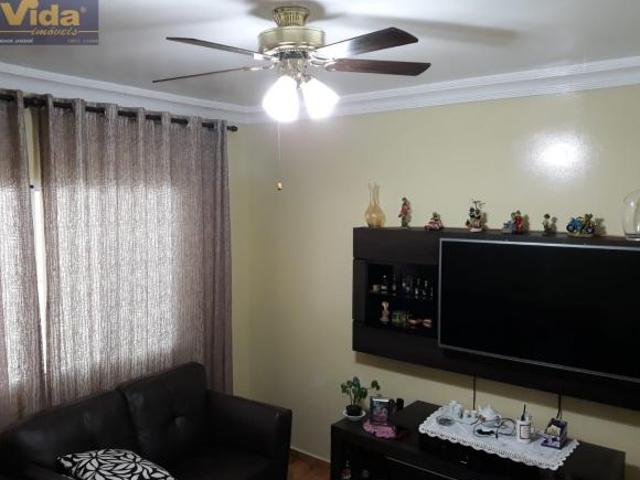 Casa Térrea à Venda no Parque Santa Teresa, Carapicuíba – 3 Dorms