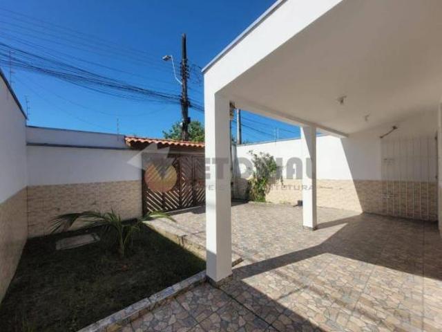 Casa térrea à venda no Porto Novo em Caraguatatuba SP