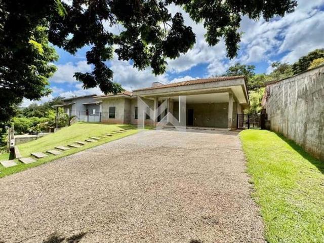 Casa térrea à venda no Residencial Jardim Primavera em Louveira SP