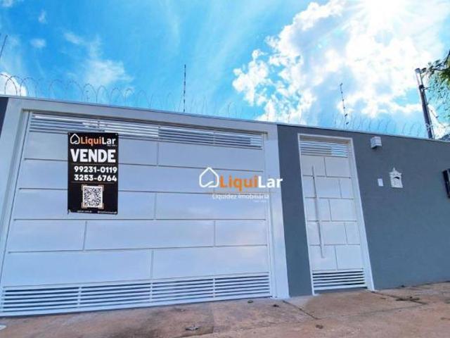 Casa Térrea à Venda no Rita Vieira com 3 Suítes, Piscina e Varanda Gourmet