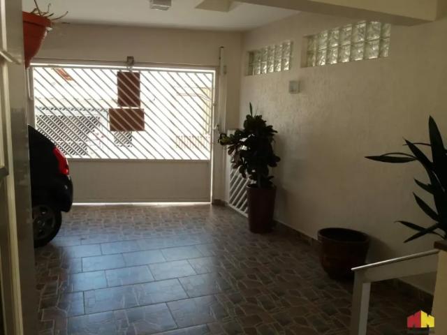 Casa Térrea à venda no Tatuapé com corredor lateral