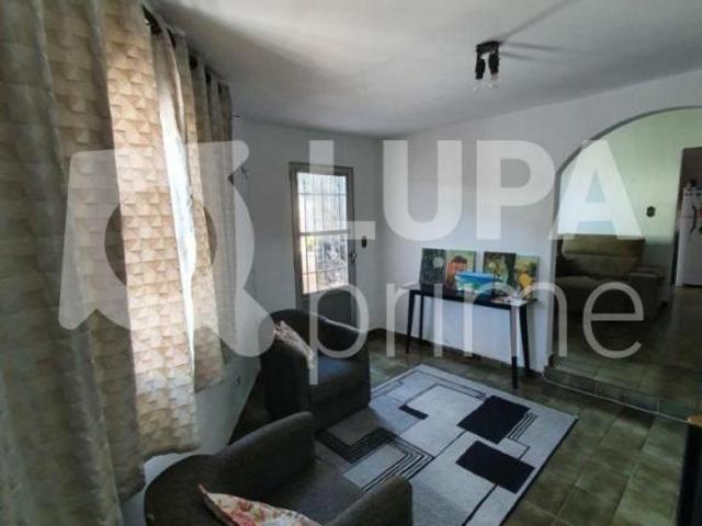 Casa térrea à venda no Tremembé!