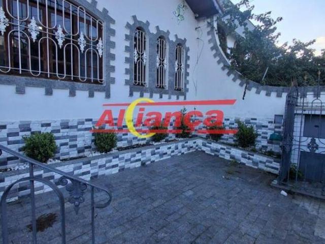 Casa Terrea à venda com 4 quartos e Edícula no Jardim Maia 231m² 3 Vagas Guarulhos SP