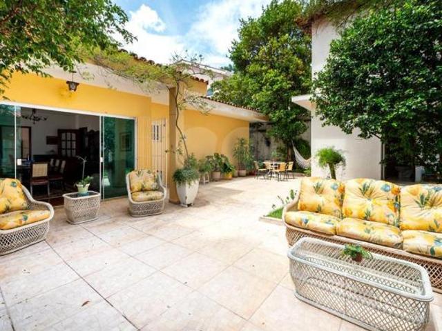 Casa Térrea à venda com 4 quartos, sendo 1 suíte, em Jardim Marajoara, São Paulo