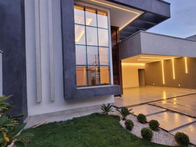 Casa térrea a venda com 4 quartos suítes no Setor Moinho dos Ventos em Goiânia