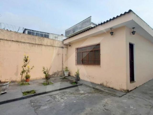 Casa Térrea á Venda com 5 vagas, próximo ao Parque Edu Chaves
