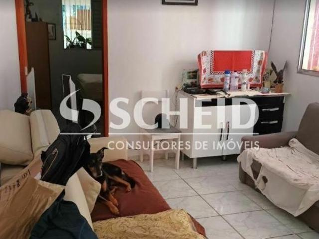 Casa Térrea à Venda com 90m² Campo Grande