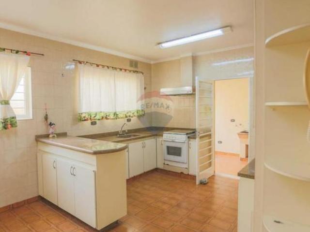 Casa térrea à venda com 03 quartos sendo 01 suíte no Jd. Santa Rosália em Sorocaba SP