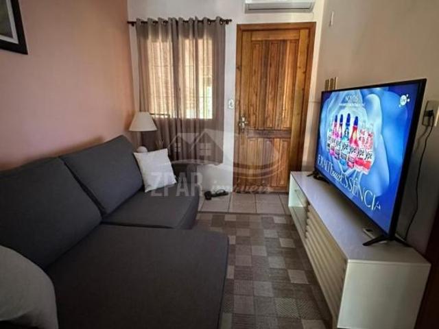 Casa térrea a venda com 02 dormitórios no Chapéu do sol