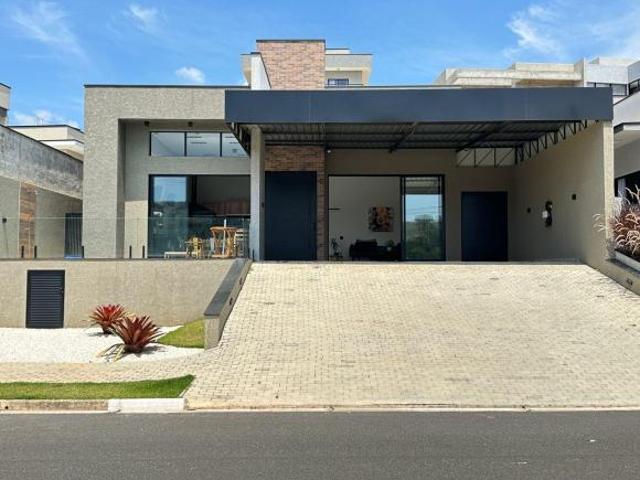 Casa térrea á venda com 04 dormitórios no Condomínio Buona Vita em Atibaia