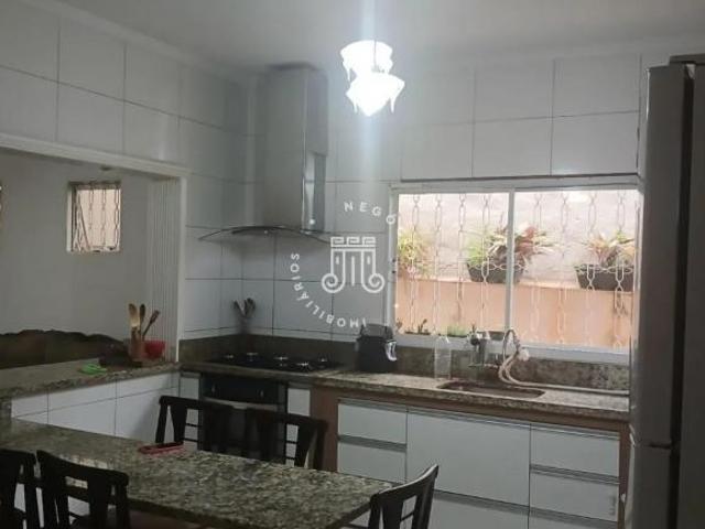 CASA TERREA À VENDA COM 04 QUARTOS PARQUE CENTENÁRIO JUNDIAI/SP