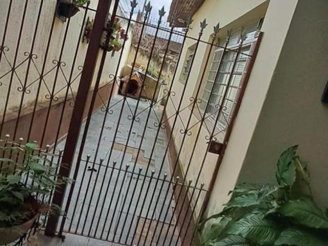 Casa térrea à venda com 120m² e terreno de 300m² Vila Pirajussara São Paulo/SP