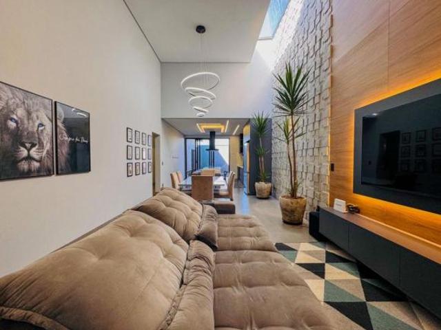 Casa Térrea à venda com 1 suíte com closet, 250m² de terreno em condomínio fechado em Hortolândia