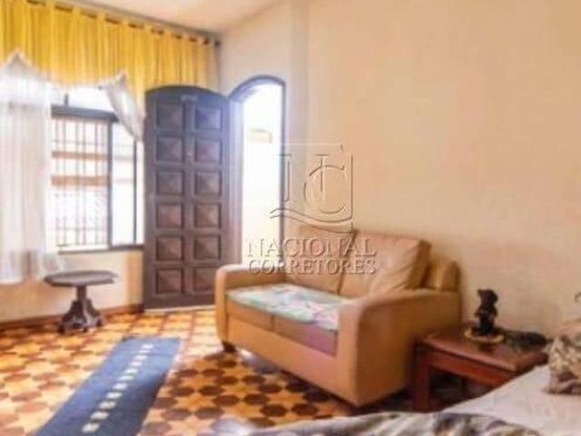 Casa térrea á venda com 252 m² de terreno Vila Alto de Santo André