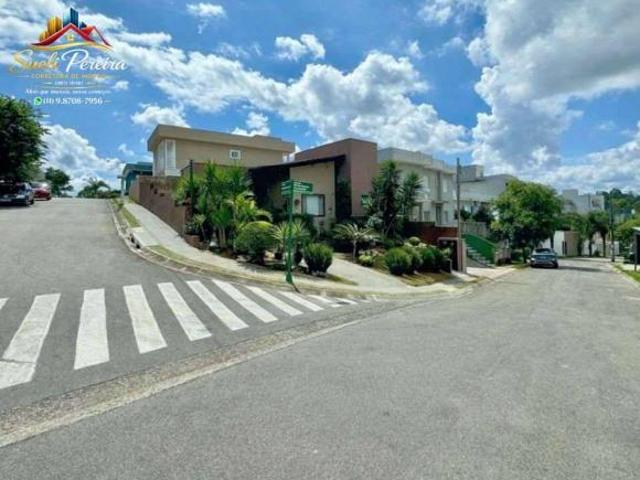 Casa térrea à venda com 2 dormitórios e 3 vagas em condomínio fechado