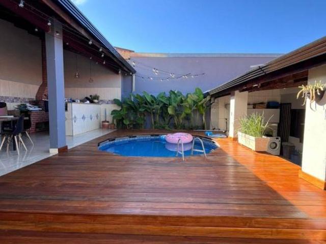 Casa Térrea à venda com 2 dormitórios e área gourmet com piscina em bairro na cidade de Hortolândia