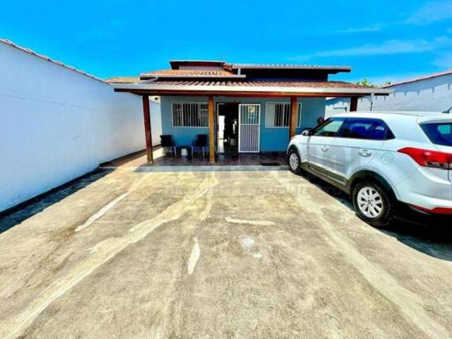 Casa térrea à venda com 2 dormitórios, sendo 1 suíte na Praia das Palmeiras em Caraguatatuba