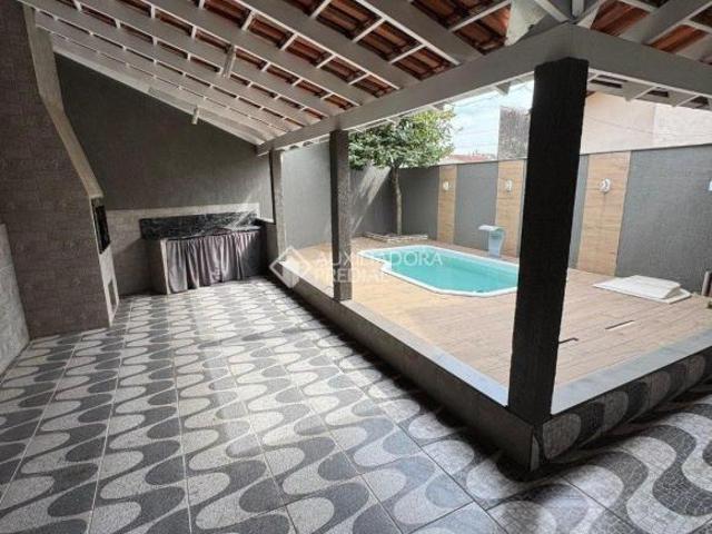 Casa térrea à venda com 2 quartos e piscina Excelente localização!