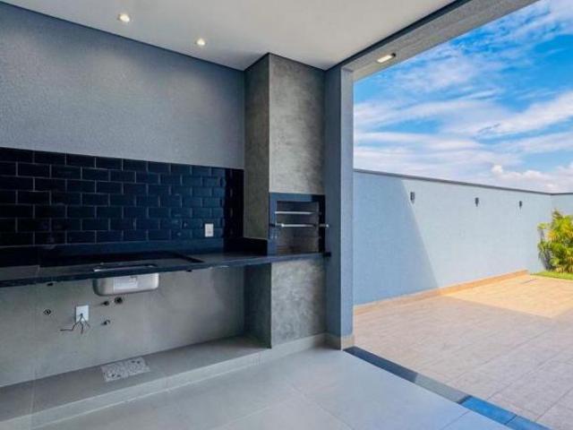 Casa Térrea à venda com 2 suítes, churrasqueira e piscina em condomínio fechado em Nova Odessa