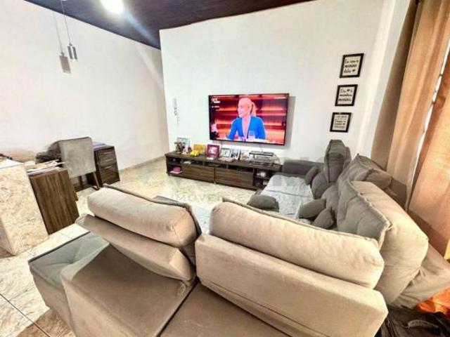 Casa térrea à venda com 3 dormitórios no Jardim Gaivotas em Caraguatatuba SP