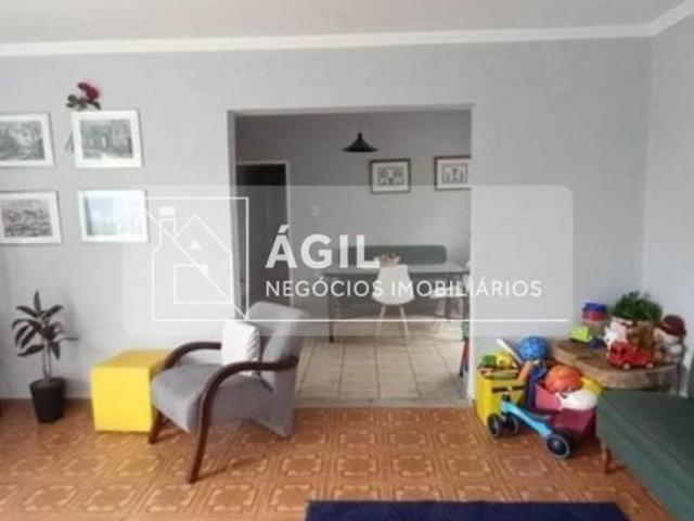 Casa Térrea a Venda com 3 dormitórios com suíte Jardim das Cerejeiras São José dos Campos SP